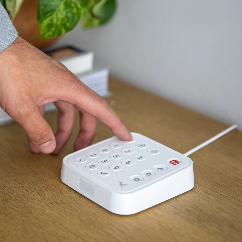 Arlo Home Security System with Wireless Keypad Arlo Tags & Sensors ...