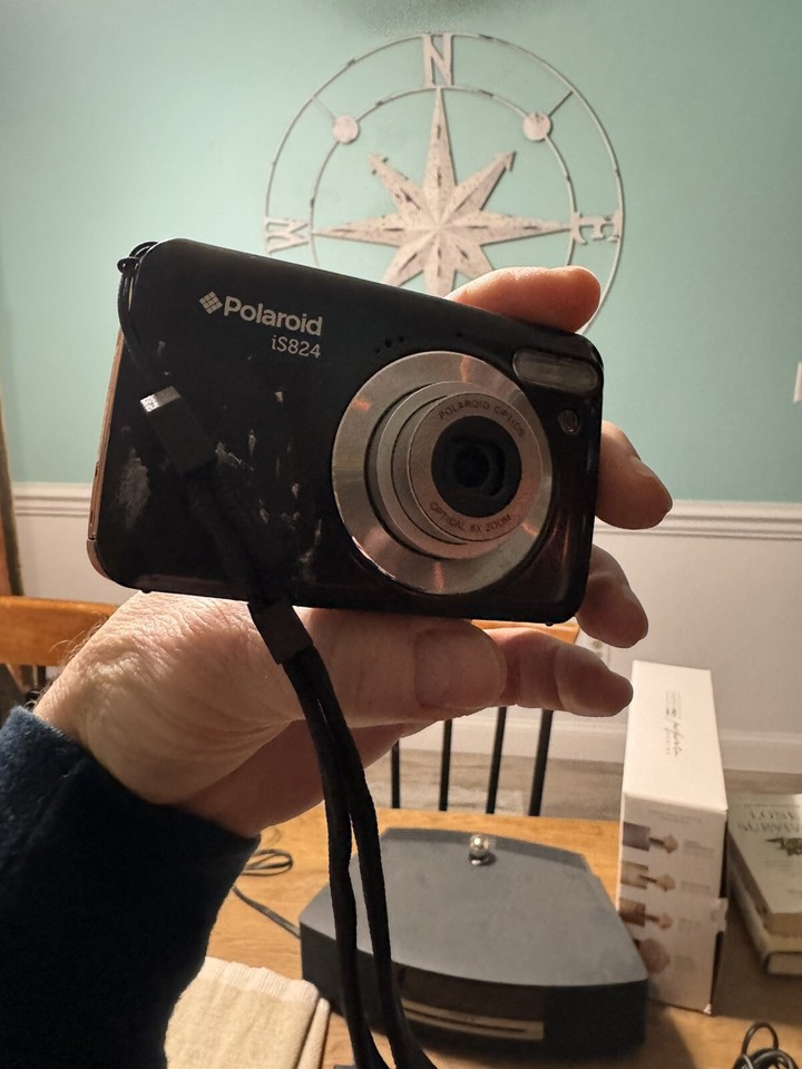 Polaroid iS 824 16 Mega Pixel 8x Optical Zoom 1080p HD Camera + 8gb SD ...