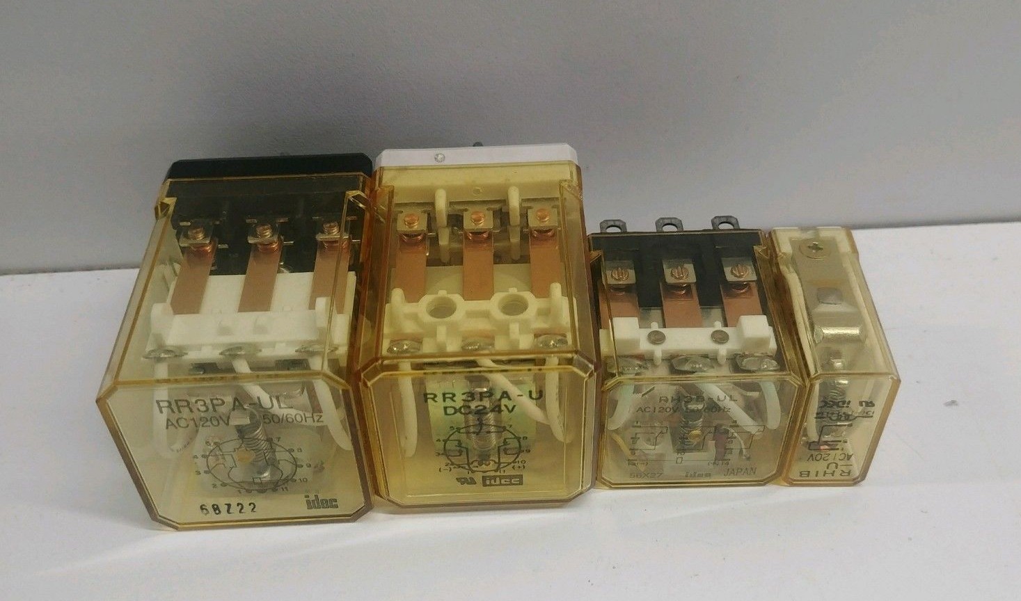 MIXED LOT OF (4) GUARANTEED! IDEC 10 AMP RELAYS RR3PA-UL/RR3PA-U/RH3B ...