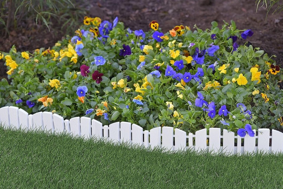 NoDig Landscape Edging Anchoring Spikes Adirondack Wood-Look Fence ...