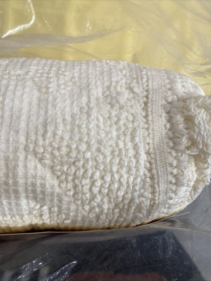 FIELDCREST CHARISMA WHITE FRINGE KING VTG HTF120x120in Bedspread 100% ...