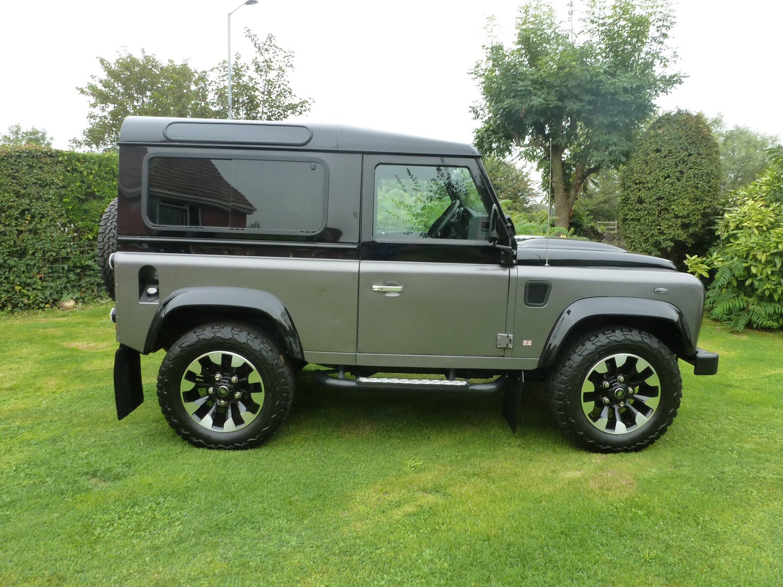 Genuine Land Rover Defender Sawtooth 18 Inch Alloy Wheels with BFG ...