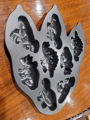 Nordic Ware Dinosaur Muffin Baking Pan Tin Cake 8 Cupcake Mold ...