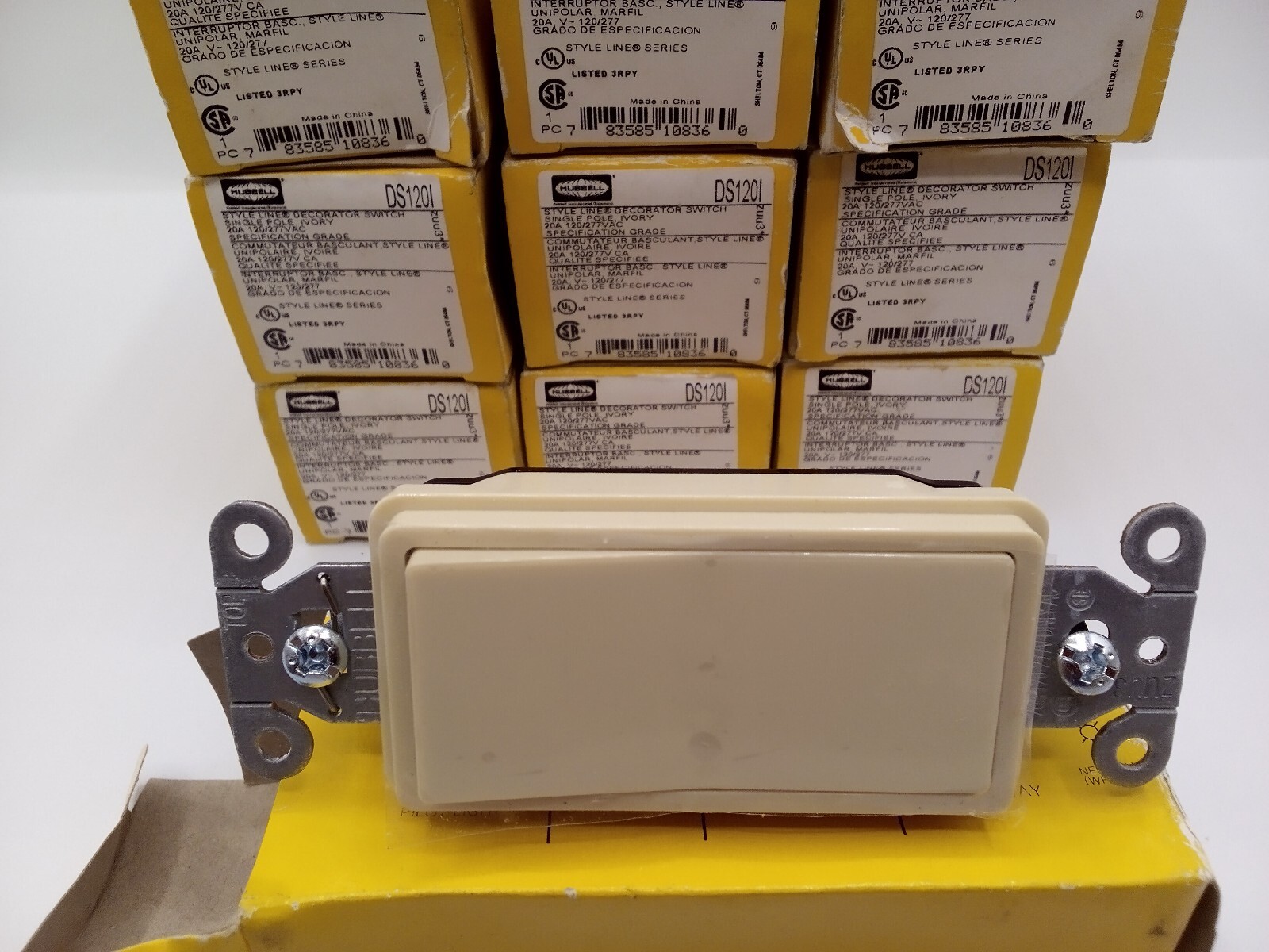 19 Hubbell Style Line Decorator Switch Single Pole Ivory 20A 120/277VAC ...