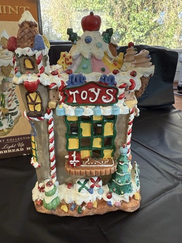 Cracker Barrel Christmas Gingermint Gingerbread House Lights Up Toys W ...