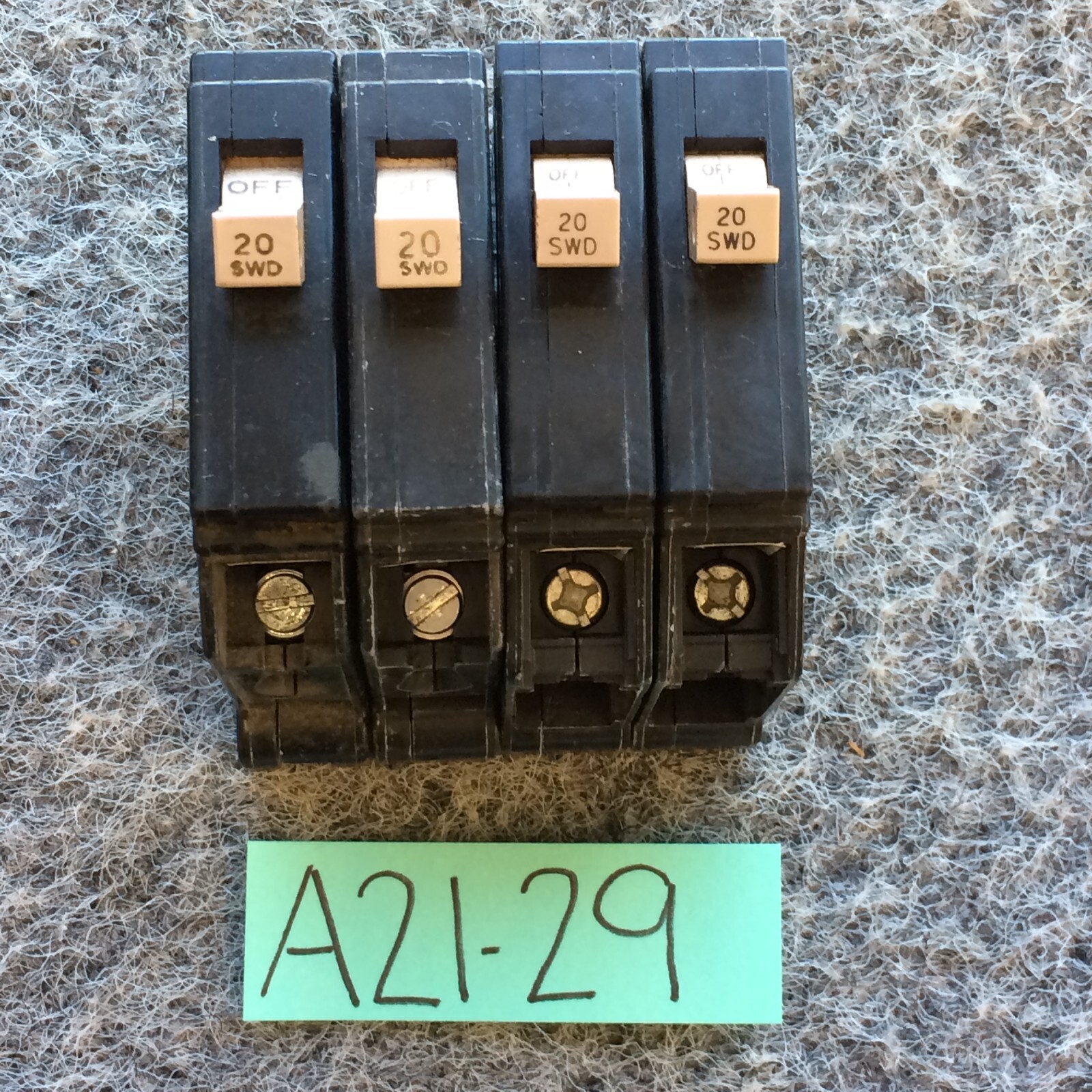 *Lot of 4* Cutler Hammer Eaton CH120 Circuit Breakers 20 Amp 1 Pole ...
