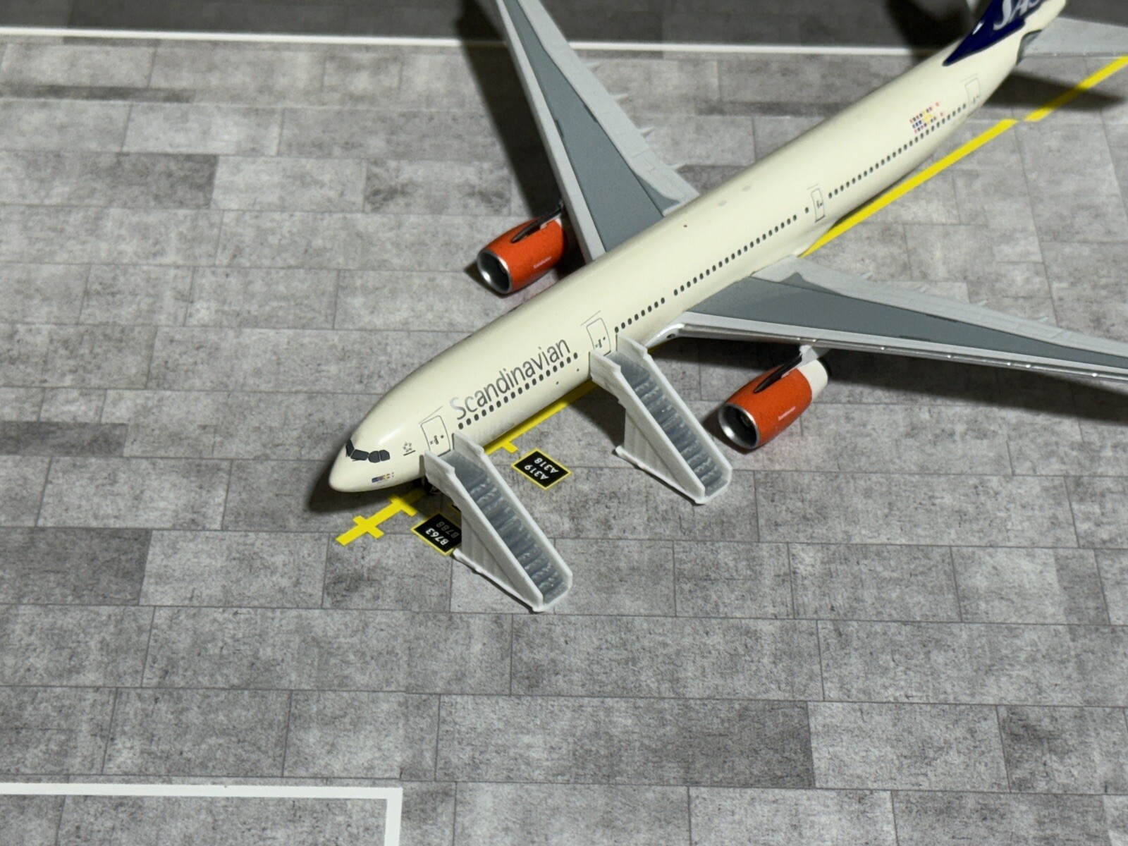 Jetset Models 1:400 -GENERIC- GSE V2 C/W Gemini Jets, NG Models, Etc ...