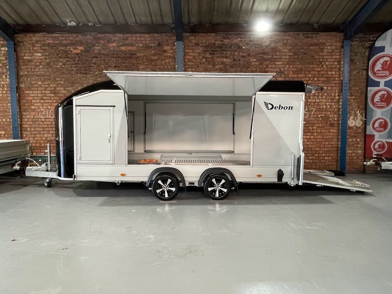 Debon C1000 Roadster Enclosed Car Transporter 3500KG Box Trailer *In ...