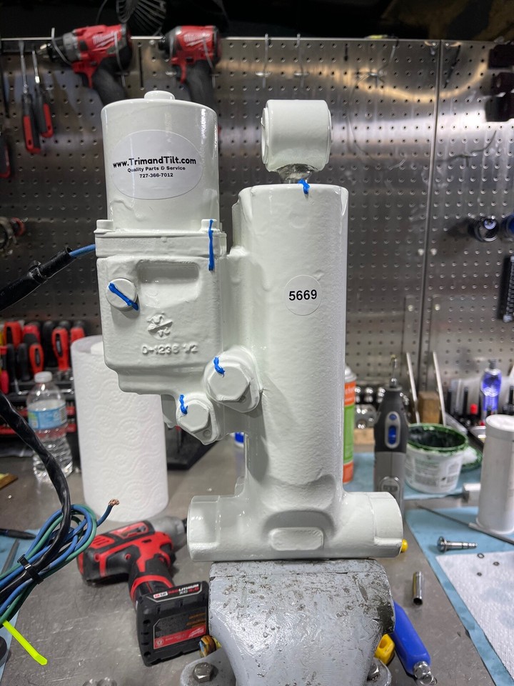 5008985 W/ Groove In Cap Evinrude ETEC New OEM Trim 60-115hp ETEC 2004 ...