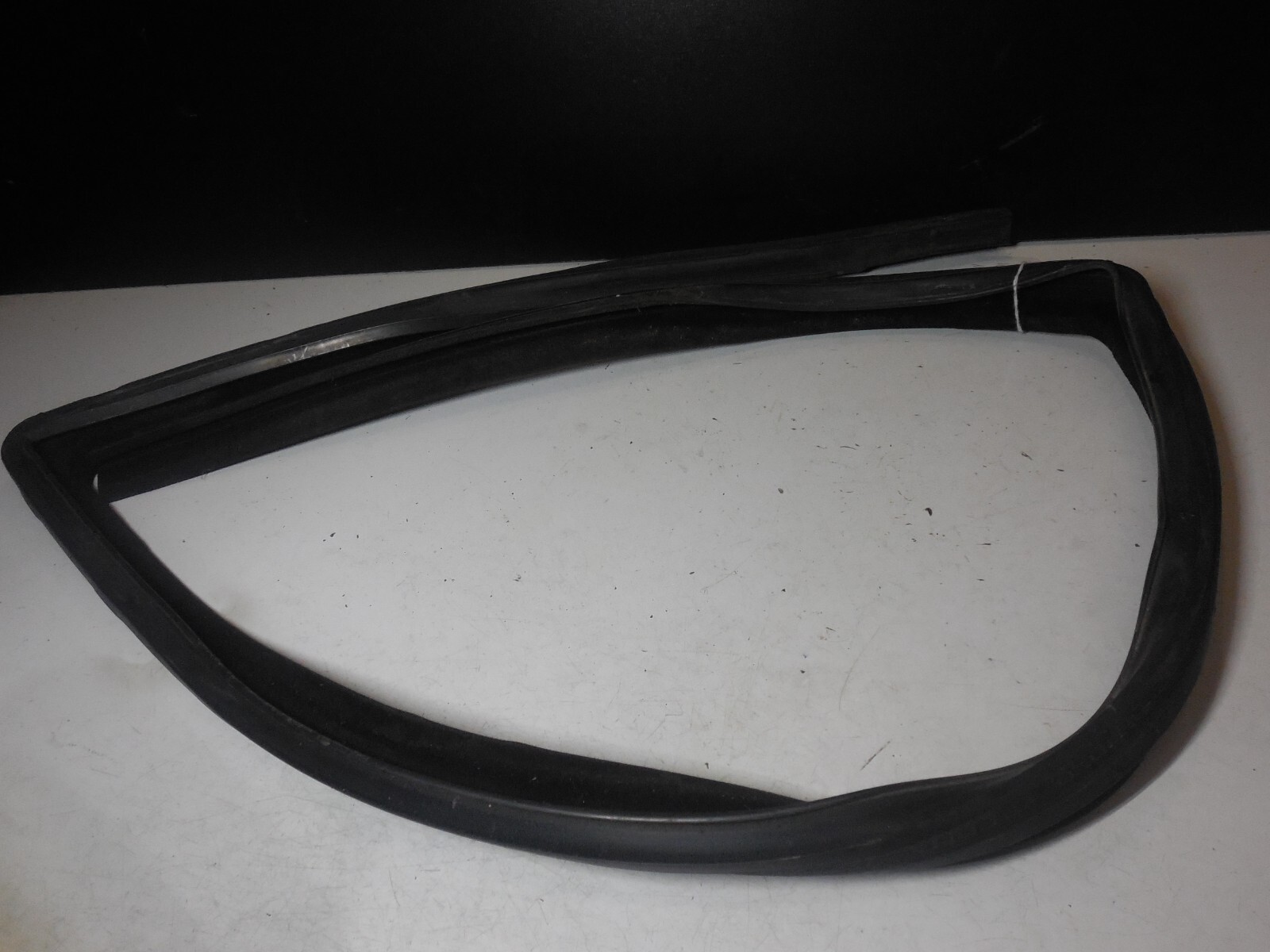 00-06 Mercedes-Benz W220 S Class Front Left Door Window Frame Gasket ...