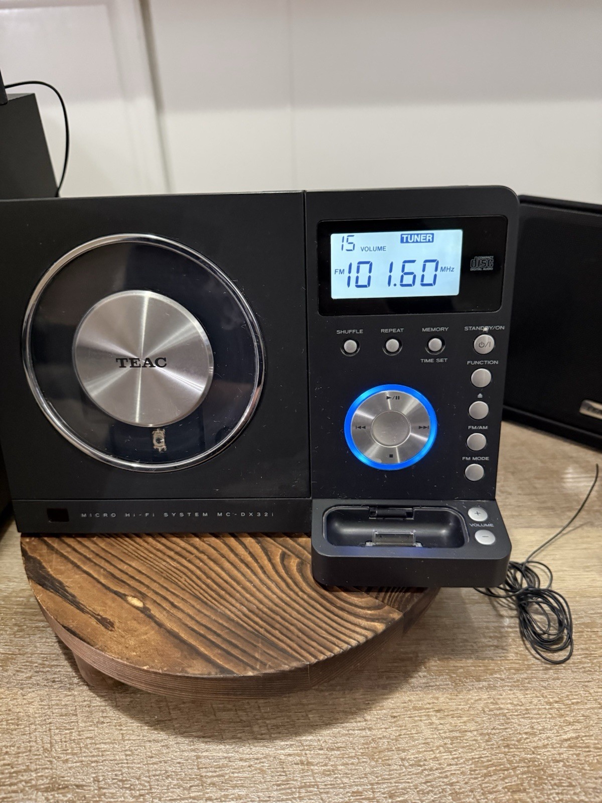 TEAC Micro Hi-Fi System MC-DX32i Subwoofer & Speakers, Remote, Ipod, CD ...