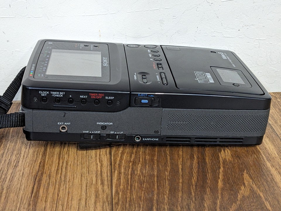 Sony GV-8 Video Walkman Video8 tested; for parts bad screen; no power ...