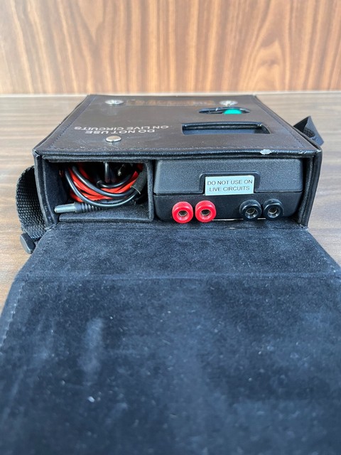 RS COMPONENTS M210 LOW OHM METER 611-953 / RS COMPONENTS 611-953 ...