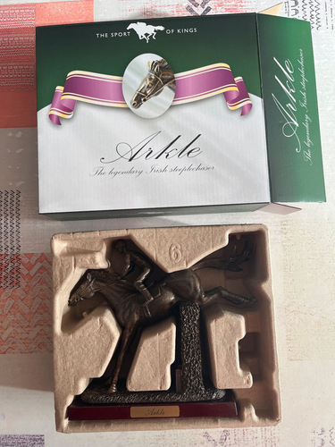 Statue Collection Cheval Course Arkle Résine Editions Atlas 1/12 | eBay