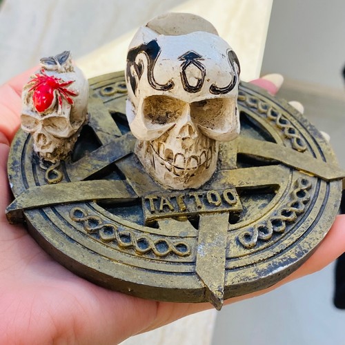 Primitive White Skull Tatoo Machine Holder Grip Tube Gun Stand ...