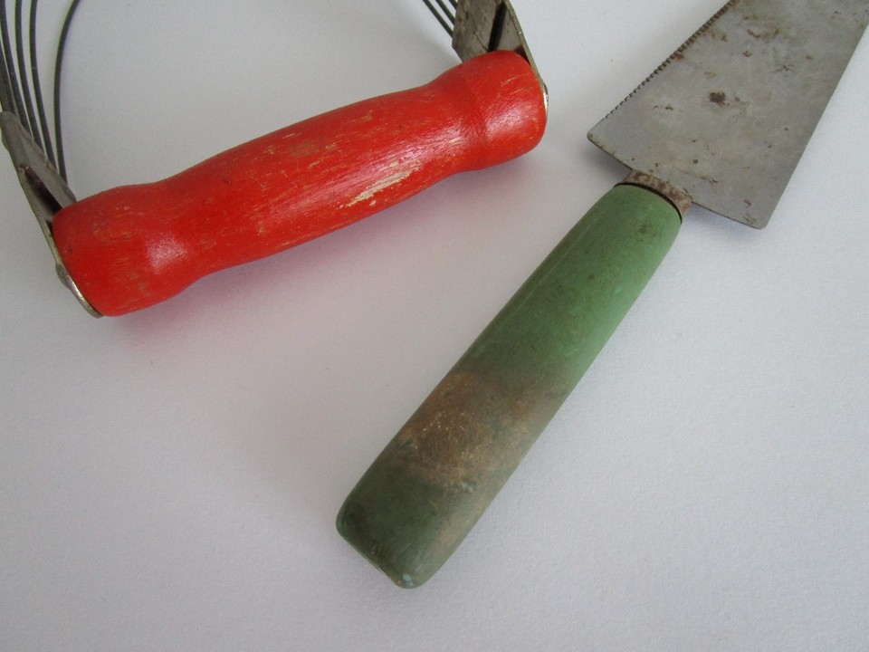 Vintage Kitchen Utensils Wood Handles Androck Pastry Blender & Cake ...