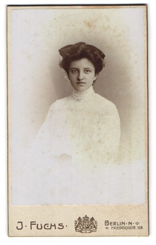 Photograph J. Fuchs, Berlin, Friedrichstraße 108, portrait beautiful ...