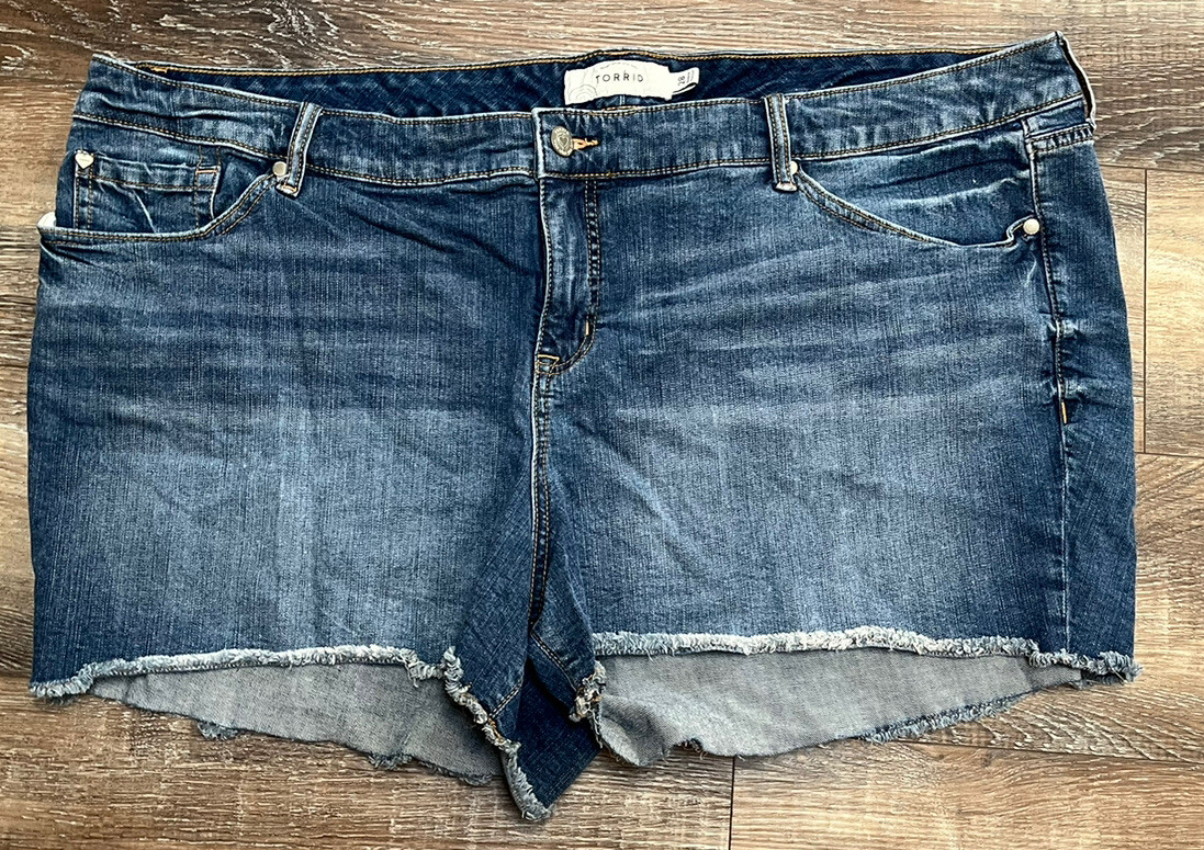 Torrid Sz 28W SHORTS High Rise Shortie Denim Jean Fade Raw Frayed Hems ...