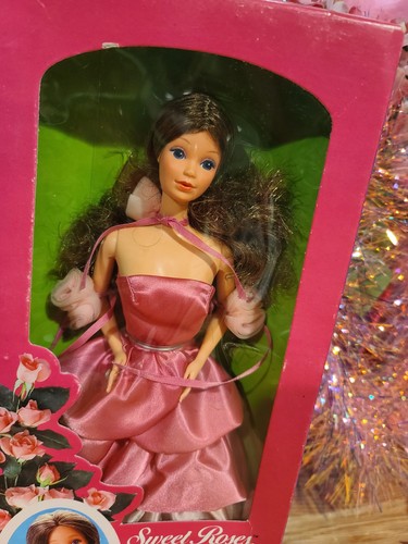 NIB! VINTAGE 1983 SWEET ROSES SCENTED PJ BARBIE! | eBay