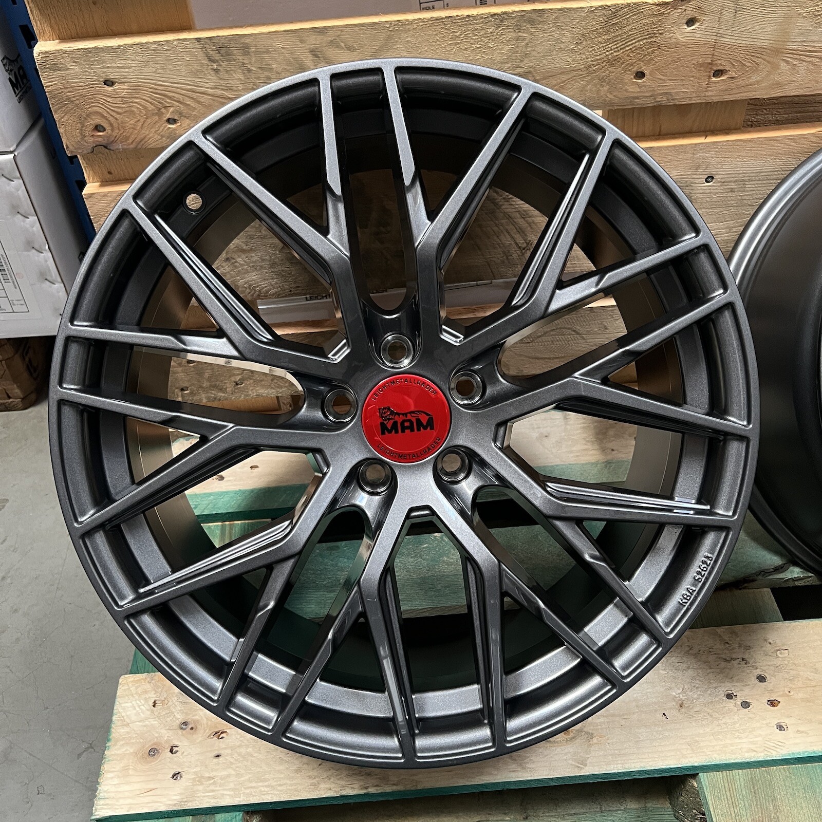 18 Zoll MAM RS4 Alufelgen Audi A3 A4 Seat Leon VW Golf Mercedes W205 C ...