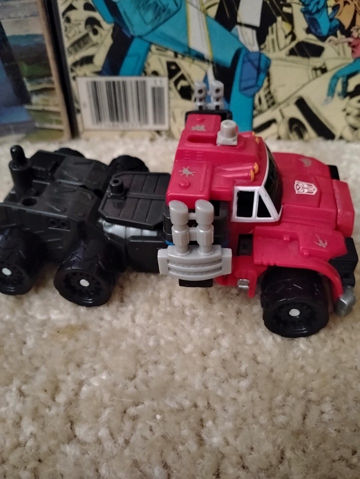 Hasbro Transformers Cybertron Deluxe Optimus Prime Primus Unleashed ...