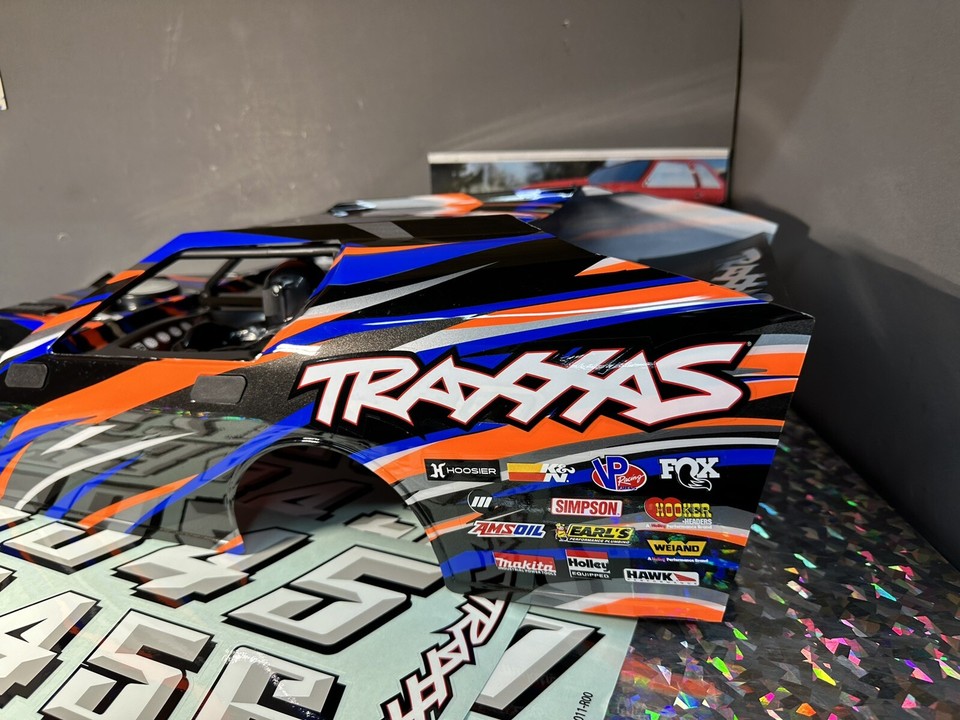 Traxxas MODIFIED mudboss Body Painted Complete Clipless NEW Blue Orange ...