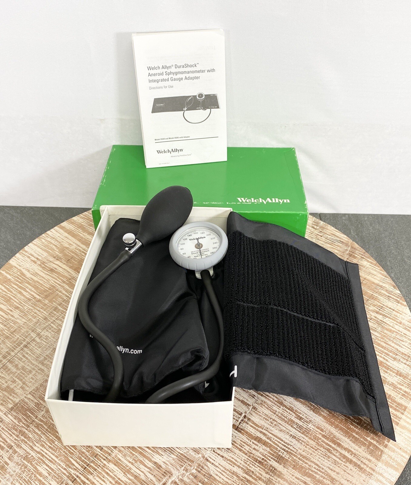 Welch Allyn DuraShock Aneroid Sphygmomanometer Thigh 2-Piece Cuff DS44 ...