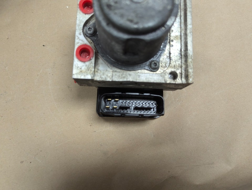 2012 HONDA CROSSTOUR 2.4L ABS MODULATOR ASSEMBLY VSA ABS 57110-TY4-A01 ...
