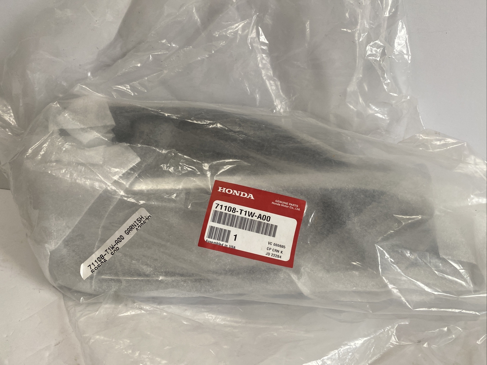 Genuine Honda Garnish Fog Light 71108-T1W-A00 #0691 | eBay