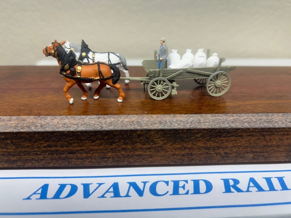 TWIN HORSE DRAWN FARM WAGON w/ SACKS & FIGURES HANDPAINTED HO Scale ...