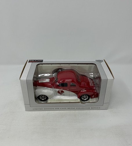 Oklahoma Sooners NCAA 1:24 Scale 1940 Ford DieCast Collectible Car ...