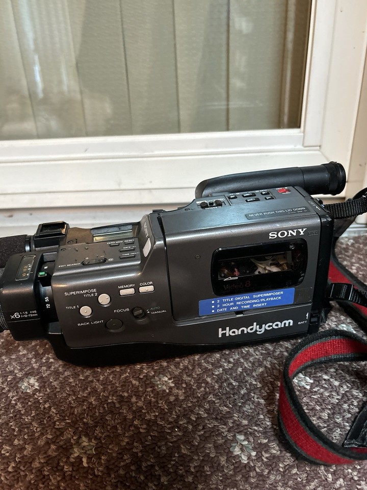 SONY HANDYCAM VIDEO 8 CCD-F30 PORTABLE VIDEO CAMERA RECORDER Untested ...