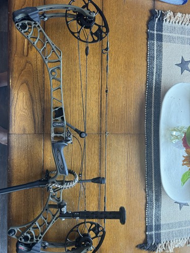 Mathews V3 31" compound bow Ambush Green. 70 Lb “E”mod | eBay
