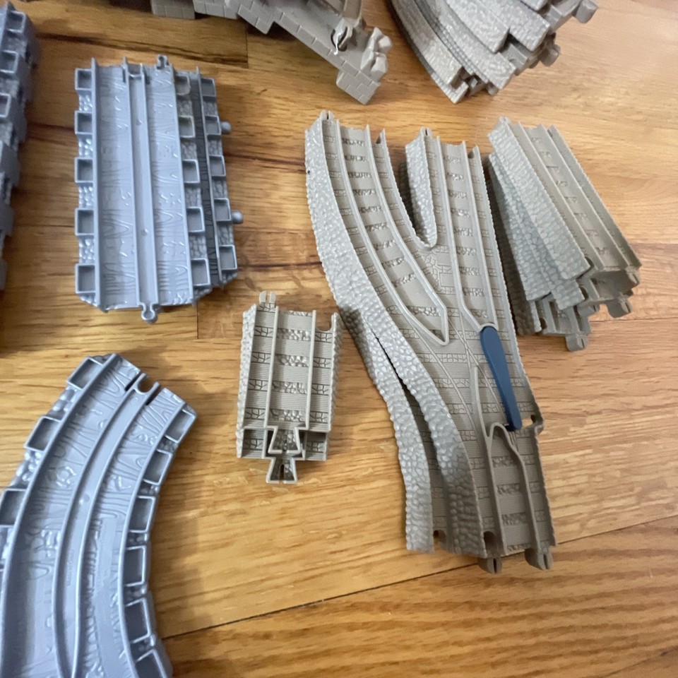 HUGE Thomas & Friends 2006 Trackmaster Tracks Lot of 52 pieces HiT Toy ...