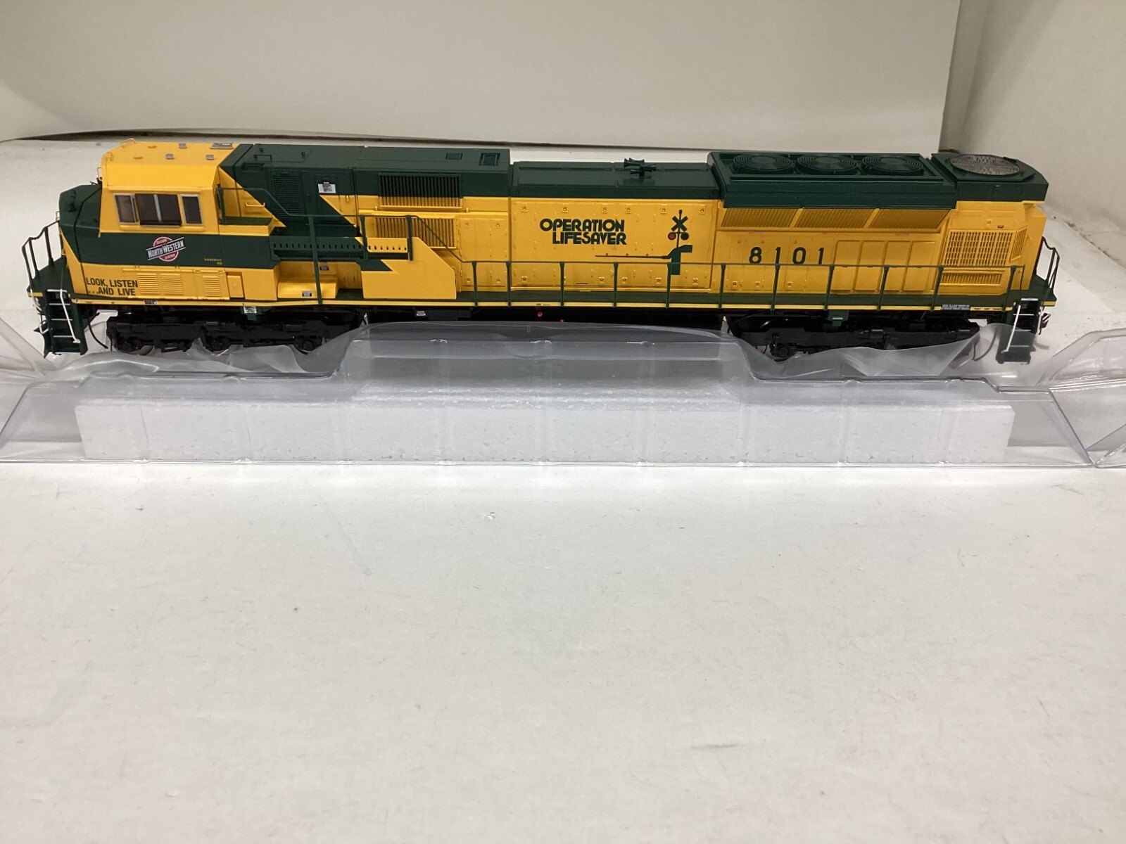 Athearn Genesis #G28090 HO scale “C&NW” SD80MAC DCC & SOUND READY Rd ...