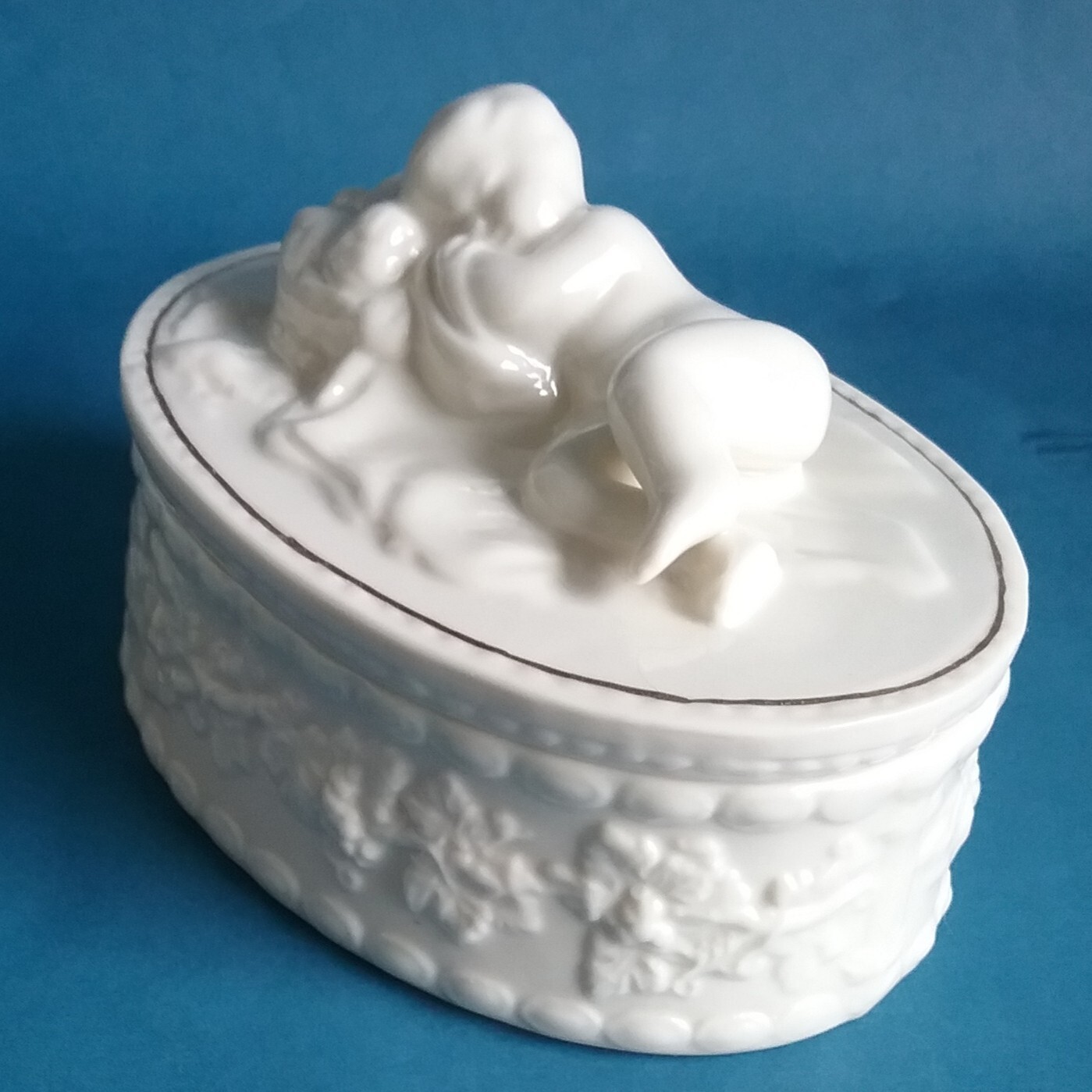 Belleek Ivory Gilt Cherub Sleeping Baby Porcelain Trinket Box | eBay