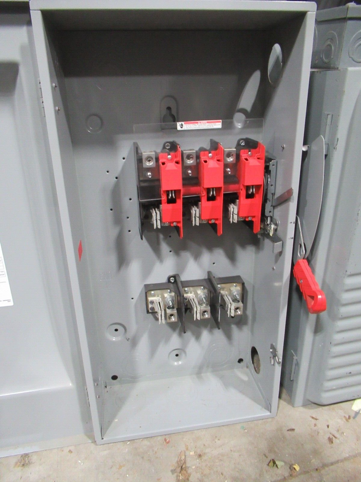 Siemens HF364 Disconnect 200 Amp 600 Volt 3P3W Fusible Heavy Duty ...