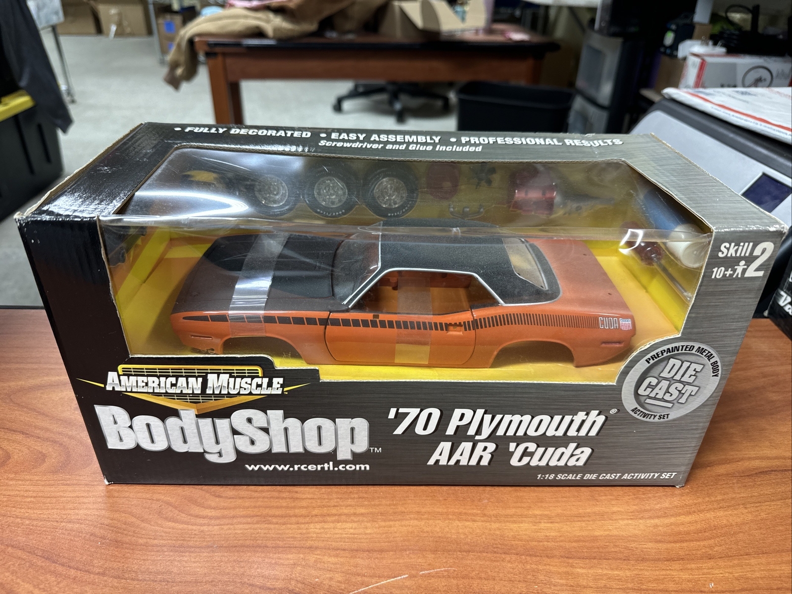 ERTL AMERICAN MUSCLE BODY SHOP ‘70 AAR ‘CUDA 1:18 SCALE DIE CAST ...