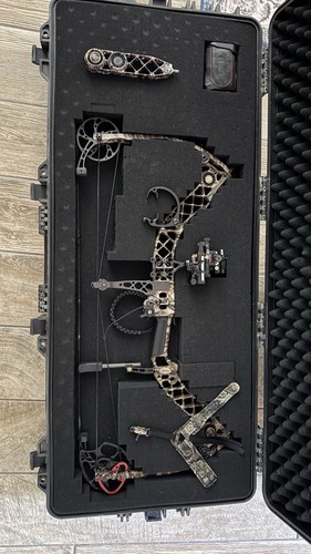 Mathews Z7 Compound Bow 28/65 with Tons Of Extras | eBay