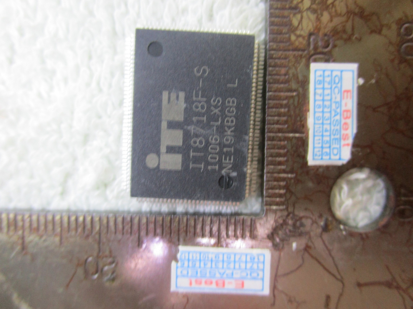 2x 1T8718F-S ITB718F-S IT87I8F-S IT871BF-5 ITE8718F-S IT8718F-S LXS GB ...