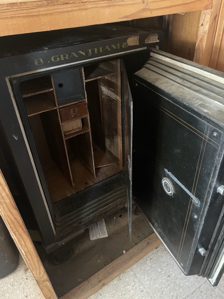 B Grantham Schwab Safe and Lock Vintage Safe | eBay