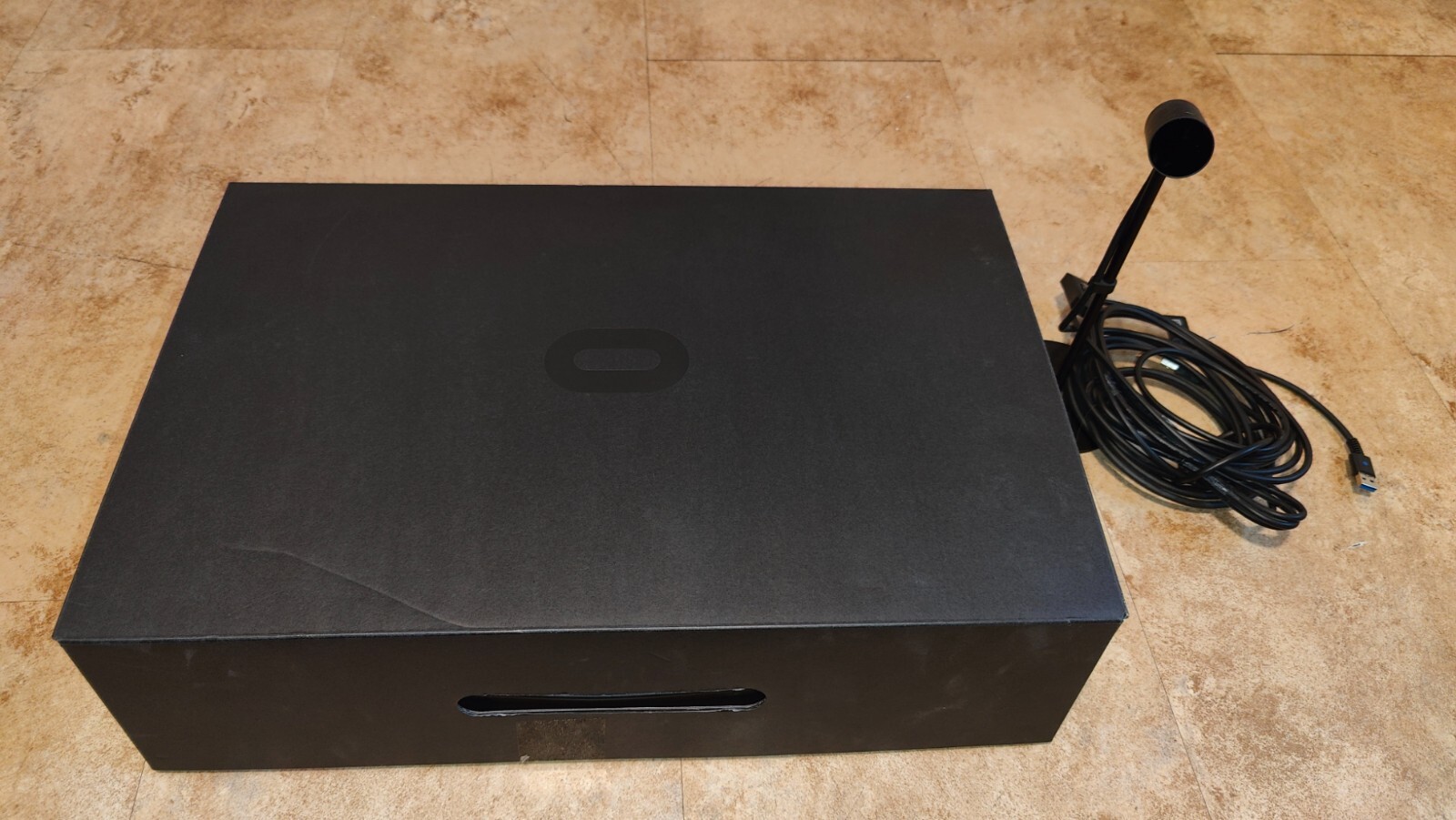 Oculus Rift CV1 Headset + 2 Controllers + 3 Sensors - Original Box | eBay