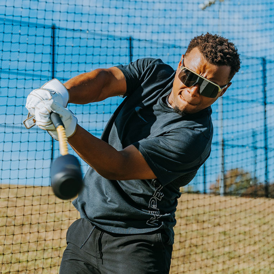 The Rope Bat - Baseball / Softball Swing Trainer w/ 12 Training Balls ...