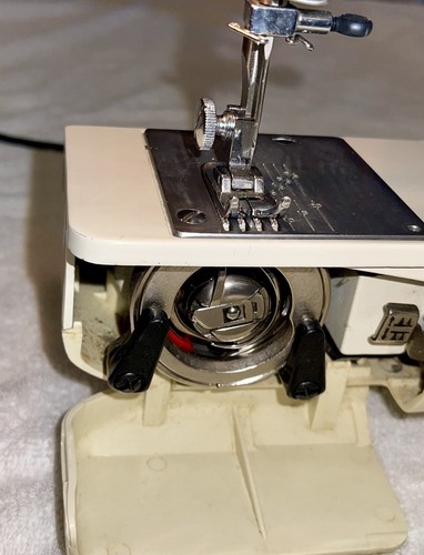 Vintage White Brand Sewing Machine Model-999 Precision Built Zigzag W ...
