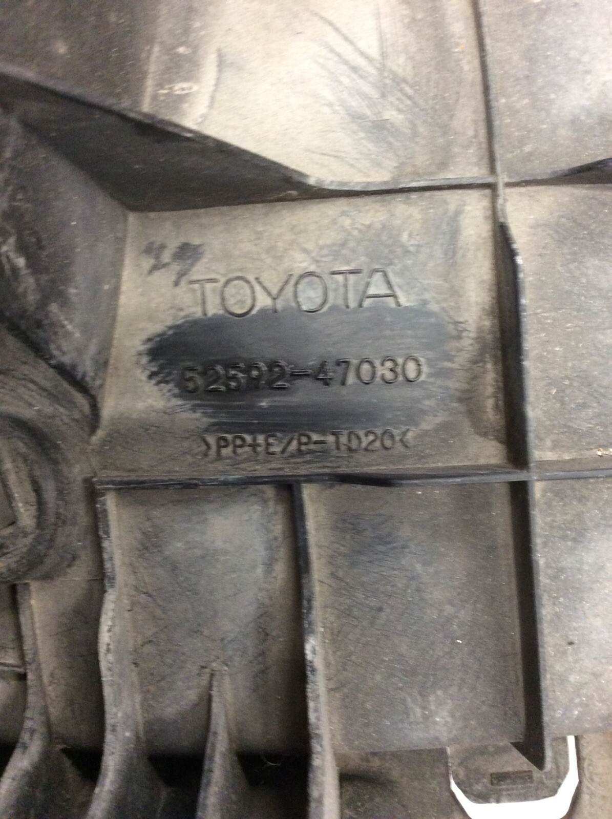 2012-2014 Toyota Prius V Rear Seal Side Left Side | 52592-47030 | OE ...