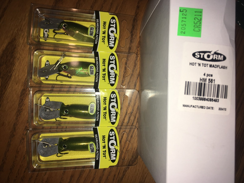 STORM HOT N TOT=2"=3/16oz=LOT of 4OLIVE CHART GLOW COLORED FISHING ...