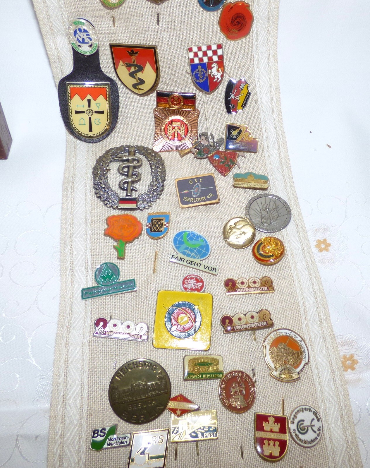 Sport 350x Anstecknadel Pin Konvolut Bogensport Politik BRD DDR USA ...