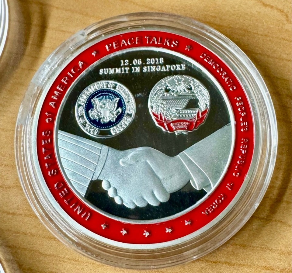 President Trump 2018 Kim Jong Un Summit Challenge Coin set! collectors ...