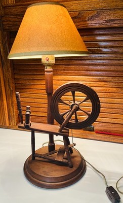 Vintage mid century unbranded wooden spinning wheel table lamp 17"T ...