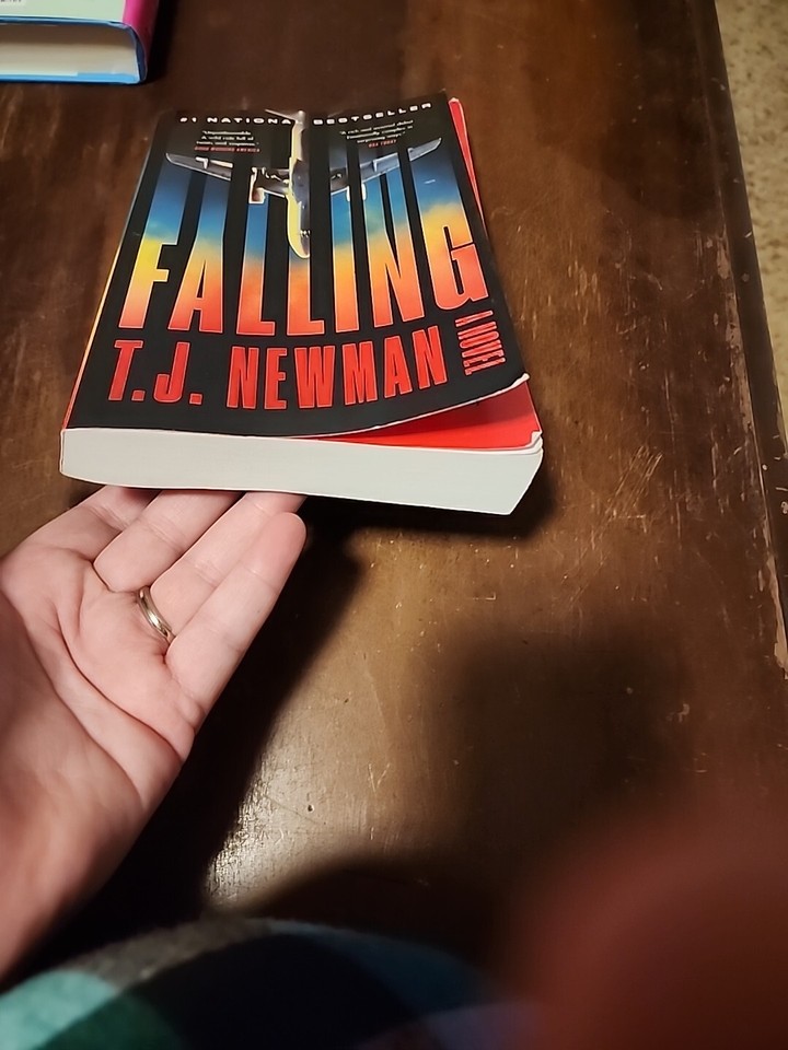 Falling : A Novel by T. J. Newman (2022, Trade Paperback) 9781982177898 ...